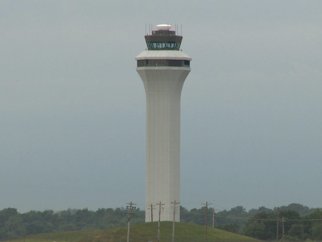What the ATC controller sees – tech in the tower : Flight Training Central