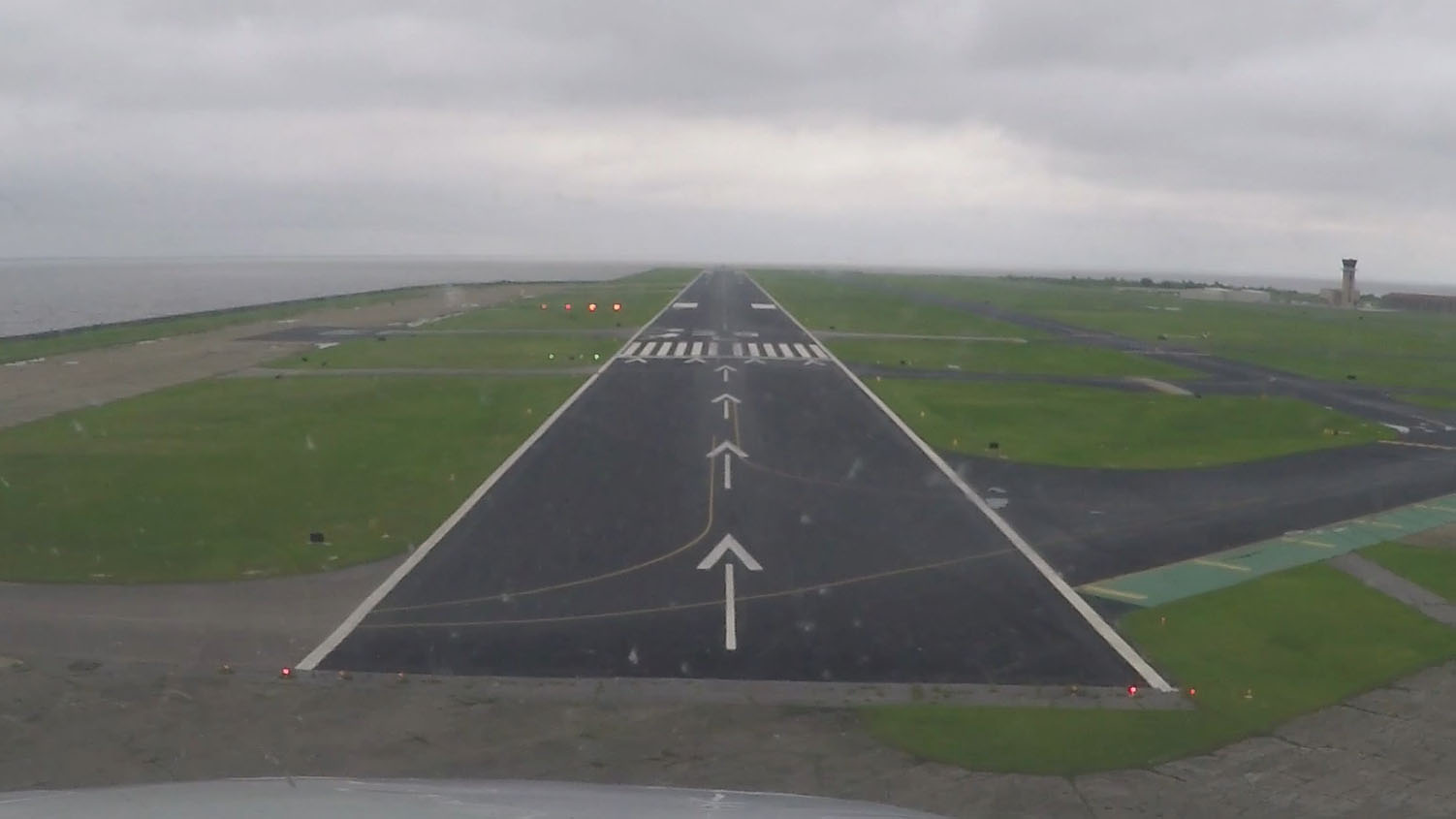 Video tip – Runway markings and symbols : Flight Training Central
