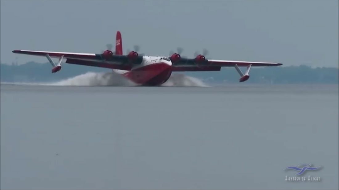 Video: flying the world's largest seaplane : Flight Training Central