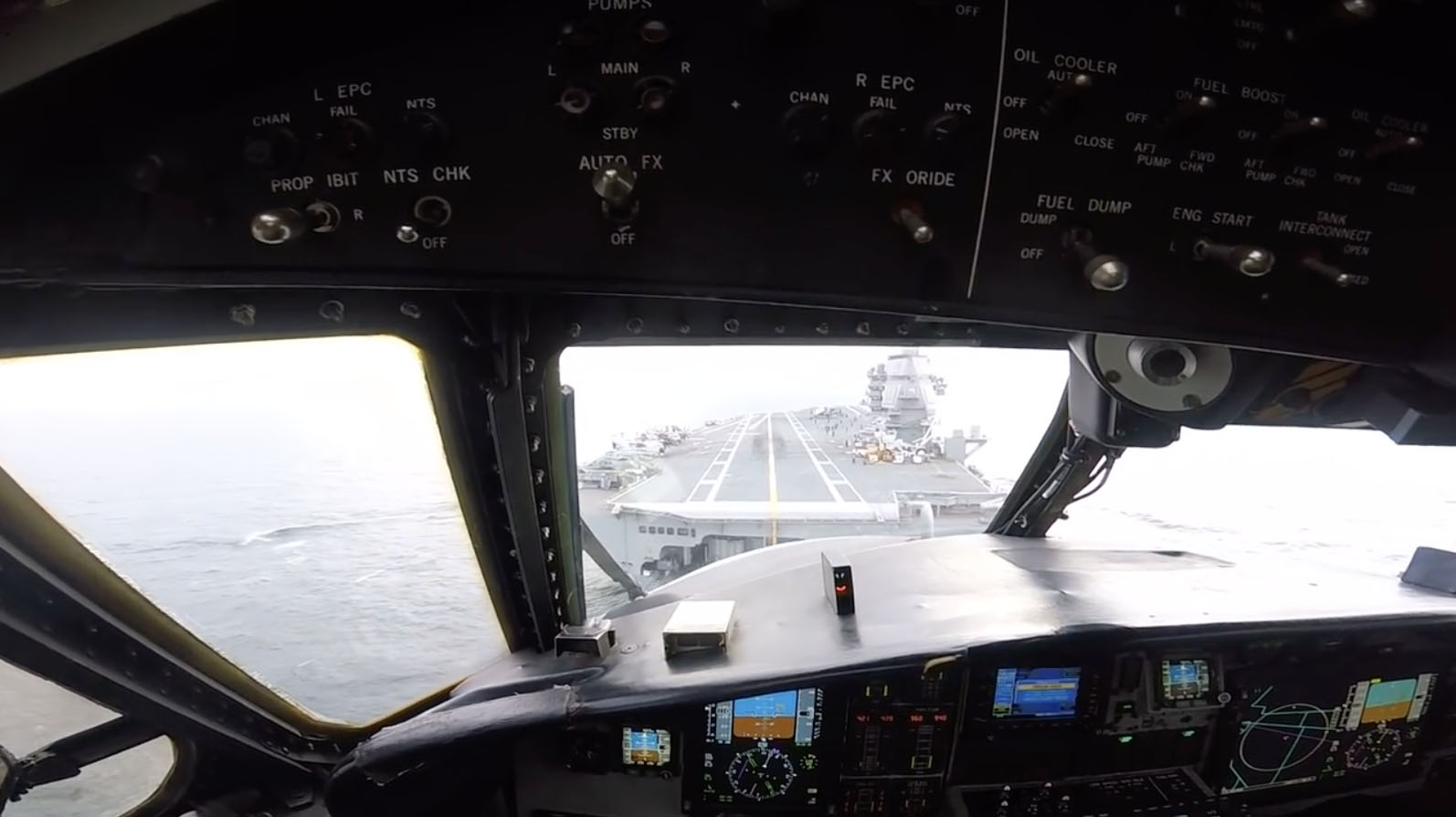 Video: landing an E-2 Hawkeye on a carrier : Flight Training Central