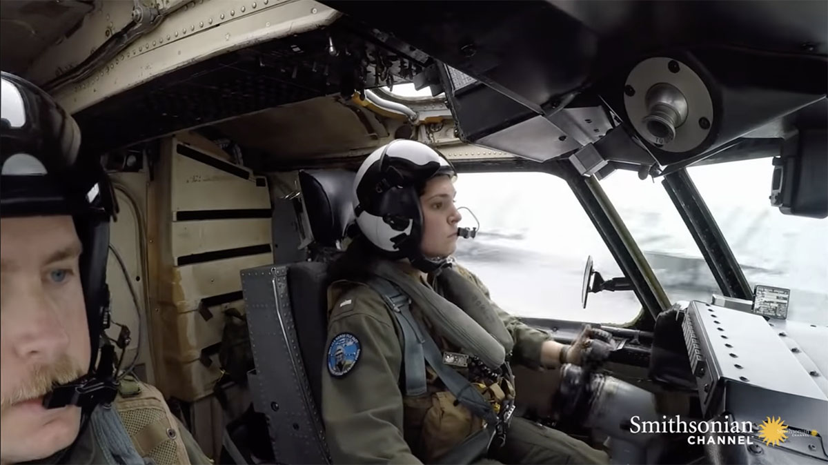 Video: learning how to land on an aircraft carrier : Flight Training ...