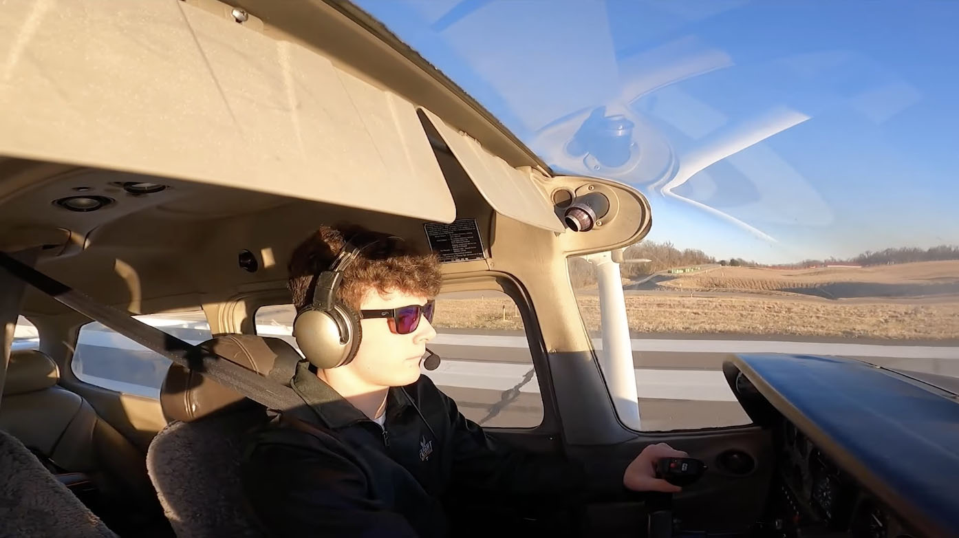 Sporty's and flyGIRL launch 2023 scholarship : Flight Training Central